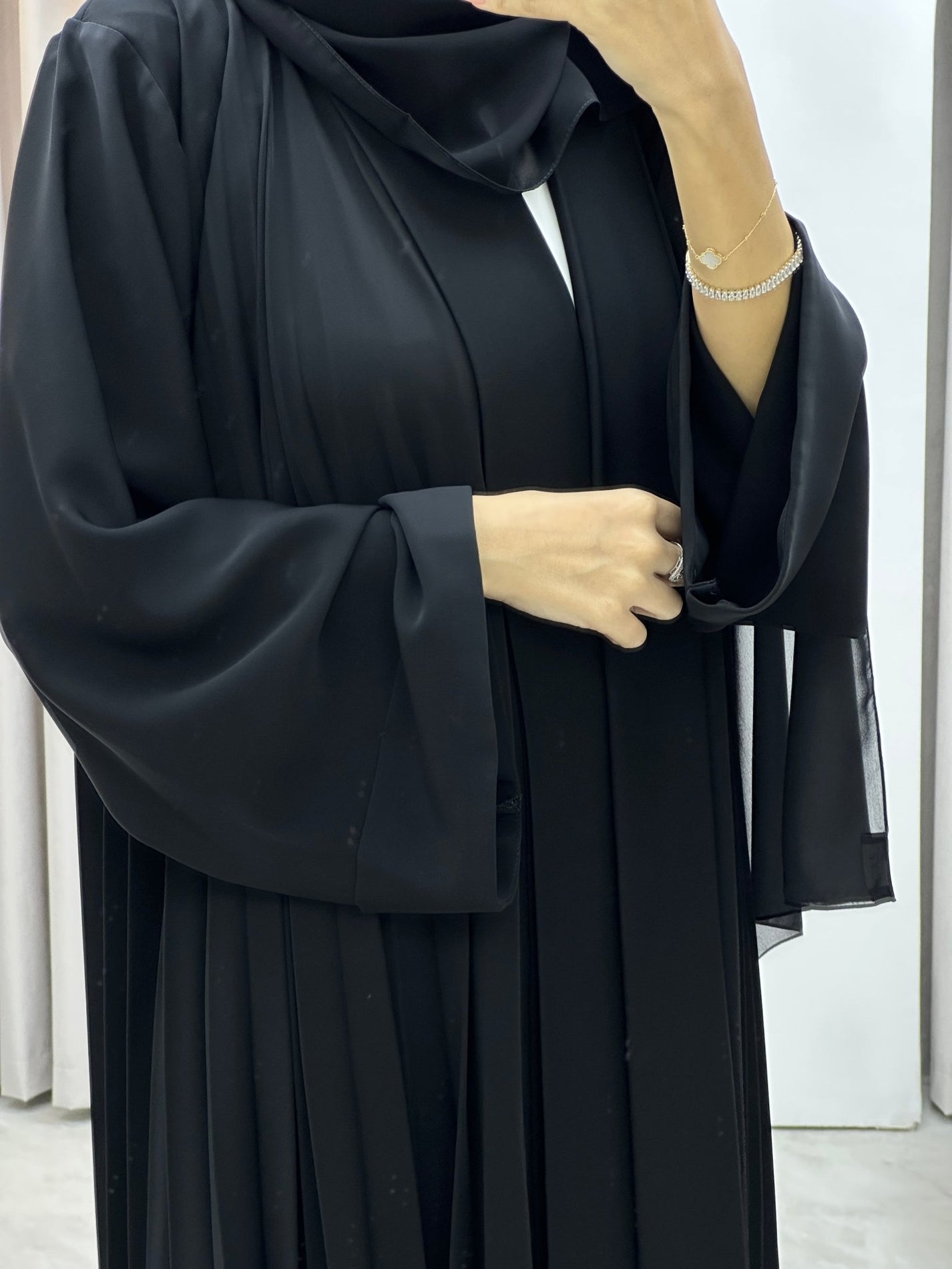C Plain Black Pleated Abaya – Crystal Abaya Studio
