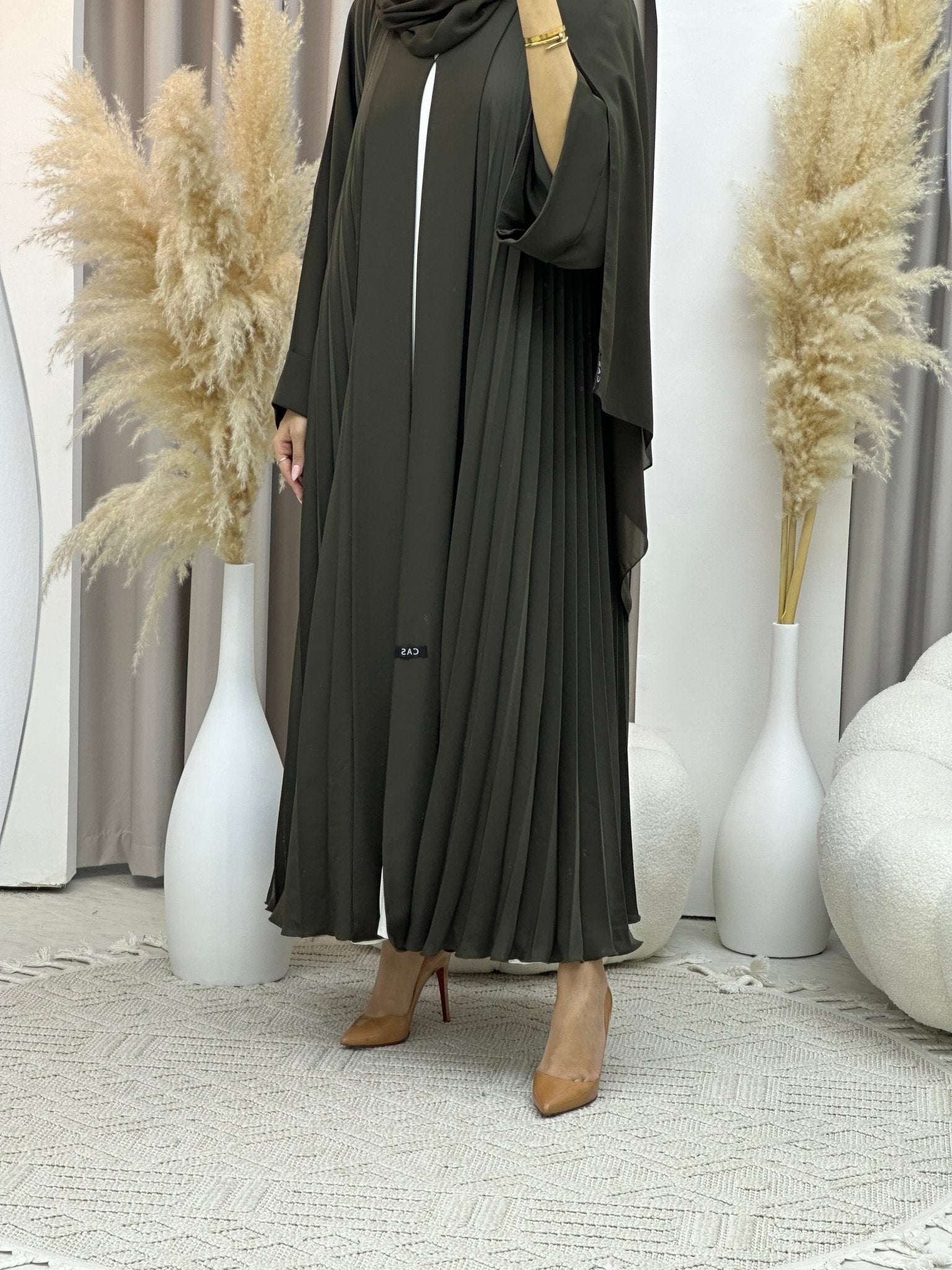 C Plain Olive Green Pleated Abaya – Crystal Abaya Studio